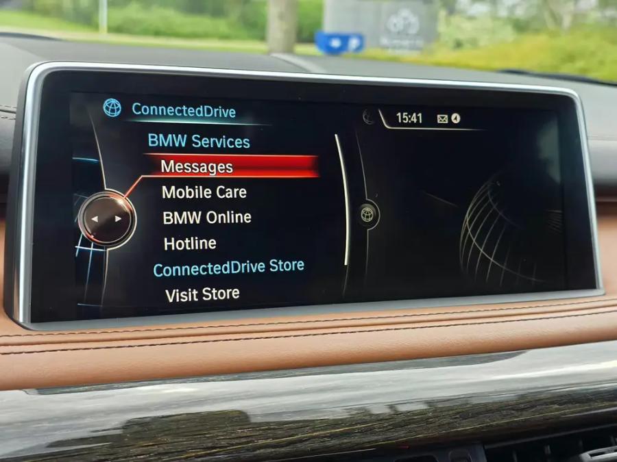 Grey BMW X5 2016 in Riga, with an engine capacity of 2.00 L and mileage of 235 thousand km for 21490 €, photo 50 on AUTOMOTO.COM.LV
