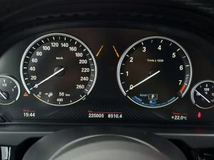 Grey BMW X5 2016 in Riga, with an engine capacity of 2.00 L and mileage of 235 thousand km for 21490 €, photo 55 on AUTOMOTO.COM.LV