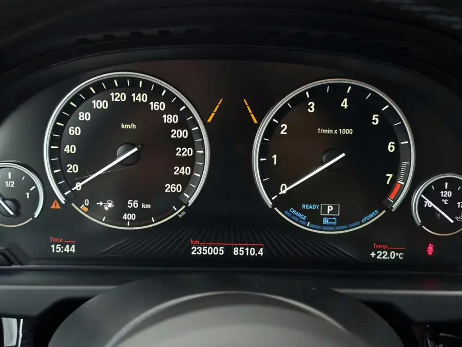 Grey BMW X5 2016 in Riga, with an engine capacity of 2.00 L and mileage of 235 thousand km for 21490 €, photo 55 on AUTOMOTO.COM.LV
