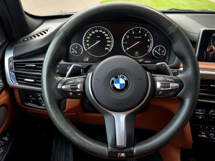 Grey BMW X5 2016 in Riga, with an engine capacity of 2.00 L and mileage of 235 thousand km for 21490 €, photo 56 on AUTOMOTO.COM.LV