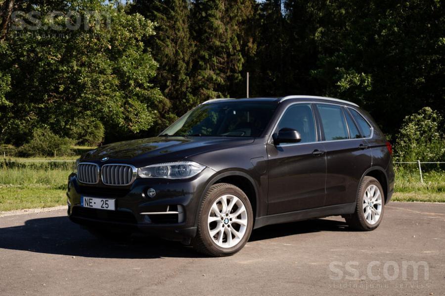 Pelēks BMW X5 2016 Rīga, ar dzinēja tilpumu 2.00 L un nobraukumu 213 tūkst. km par 22100 €, foto 1 vietnē AUTOMOTO.COM.LV