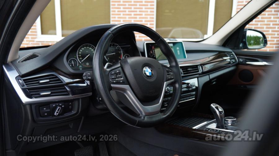 Pelēks BMW X5 2016 Tartu, ar dzinēja tilpumu 3.00 L un nobraukumu 241 tūkst. km par 24000 €, foto 9 vietnē AUTOMOTO.COM.LV