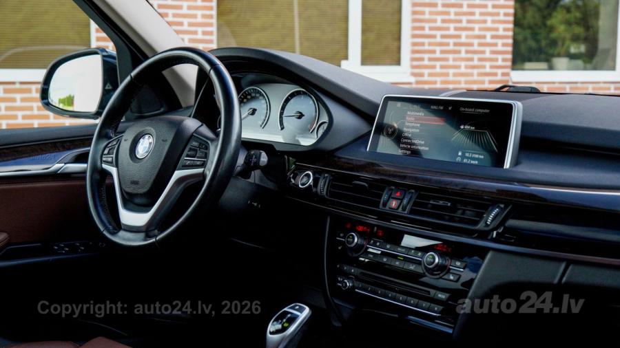 Pelēks BMW X5 2016 Tartu, ar dzinēja tilpumu 3.00 L un nobraukumu 241 tūkst. km par 24000 €, foto 11 vietnē AUTOMOTO.COM.LV