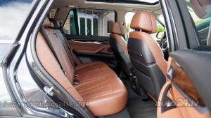 Pelēks BMW X5 2016 Tartu, ar dzinēja tilpumu 3.00 L un nobraukumu 241 tūkst. km par 24000 €, foto 20 vietnē AUTOMOTO.COM.LV