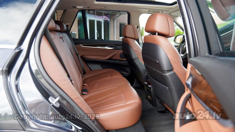 Pelēks BMW X5 2016 Tartu, ar dzinēja tilpumu 3.00 L un nobraukumu 241 tūkst. km par 24000 €, foto 20 vietnē AUTOMOTO.COM.LV