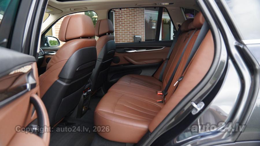 Pelēks BMW X5 2016 Tartu, ar dzinēja tilpumu 3.00 L un nobraukumu 241 tūkst. km par 24000 €, foto 21 vietnē AUTOMOTO.COM.LV