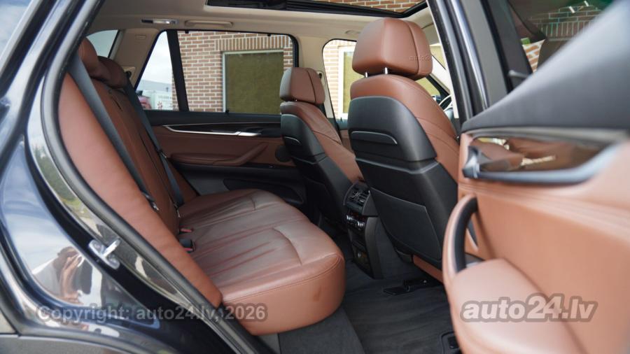 Pelēks BMW X5 2016 Tartu, ar dzinēja tilpumu 3.00 L un nobraukumu 241 tūkst. km par 24000 €, foto 22 vietnē AUTOMOTO.COM.LV