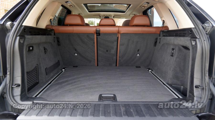 Pelēks BMW X5 2016 Tartu, ar dzinēja tilpumu 3.00 L un nobraukumu 241 tūkst. km par 24000 €, foto 23 vietnē AUTOMOTO.COM.LV