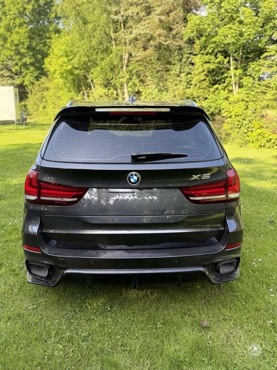 Grey BMW X5 2016 in Panevezys, with an engine capacity of 2.99 L and mileage of 190 thousand km for 21500 €, photo 6 on AUTOMOTO.COM.LV