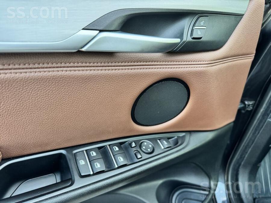 Pelēks BMW X5 2016 Rīga, ar dzinēja tilpumu 2.00 L un nobraukumu 247 tūkst. km par 20400 €, foto 12 vietnē AUTOMOTO.COM.LV
