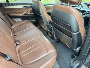 Pelēks BMW X5 2016 Rīga, ar dzinēja tilpumu 2.00 L un nobraukumu 247 tūkst. km par 20400 €, foto 17 vietnē AUTOMOTO.COM.LV