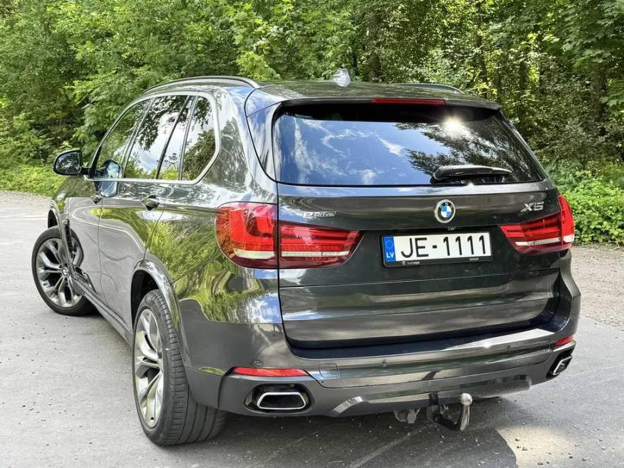 Pelēks BMW X5 2016 Rīga, ar dzinēja tilpumu 2.00 L un nobraukumu 245 tūkst. km par 21400 €, foto 4 vietnē AUTOMOTO.COM.LV