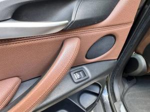 Pelēks BMW X5 2016 Rīga, ar dzinēja tilpumu 2.00 L un nobraukumu 245 tūkst. km par 21400 €, foto 12 vietnē AUTOMOTO.COM.LV