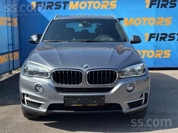 Grey BMW X5 2016 in Riga, with an engine capacity of 3.00 L and mileage of 228 thousand km for 18950 €, photo 3 on AUTOMOTO.COM.LV