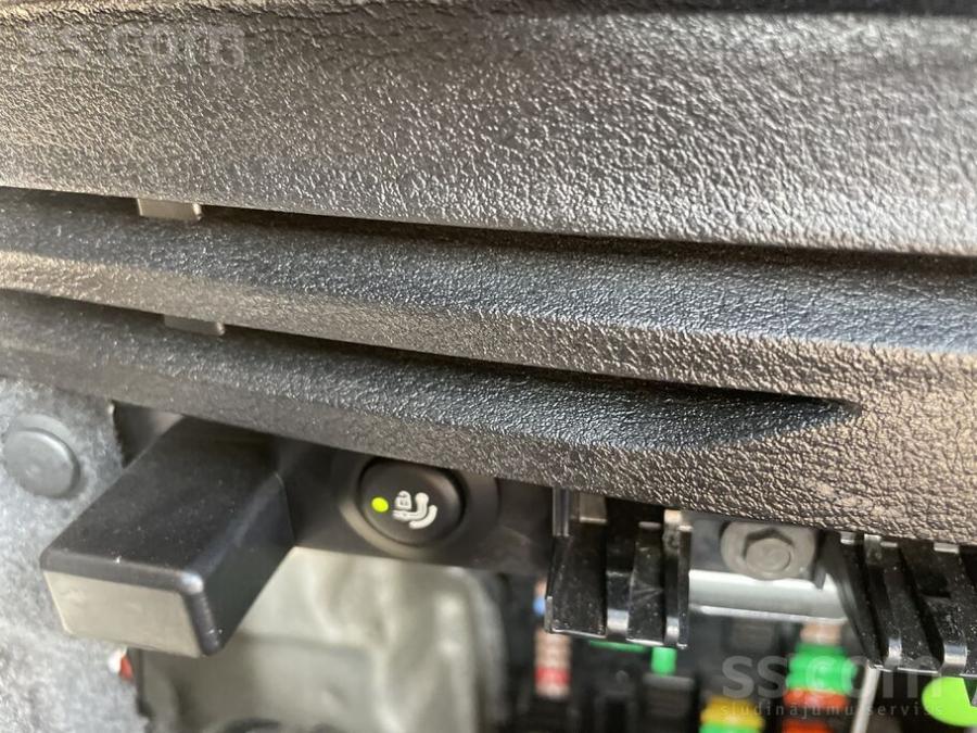Pelēks BMW X5 2016 Rīga, ar dzinēja tilpumu 3.00 L un nobraukumu 230 tūkst. km par 22000 €, foto 16 vietnē AUTOMOTO.COM.LV