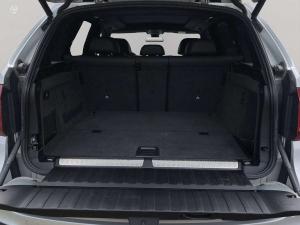 Grey BMW X5 2016 in Vilnius, with an engine capacity of 2.00 L and mileage of 228 thousand km for 21499 €, photo 12 on AUTOMOTO.COM.LV