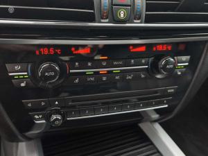 Grey BMW X5 2016 in Vilnius, with an engine capacity of 2.00 L and mileage of 228 thousand km for 21499 €, photo 20 on AUTOMOTO.COM.LV