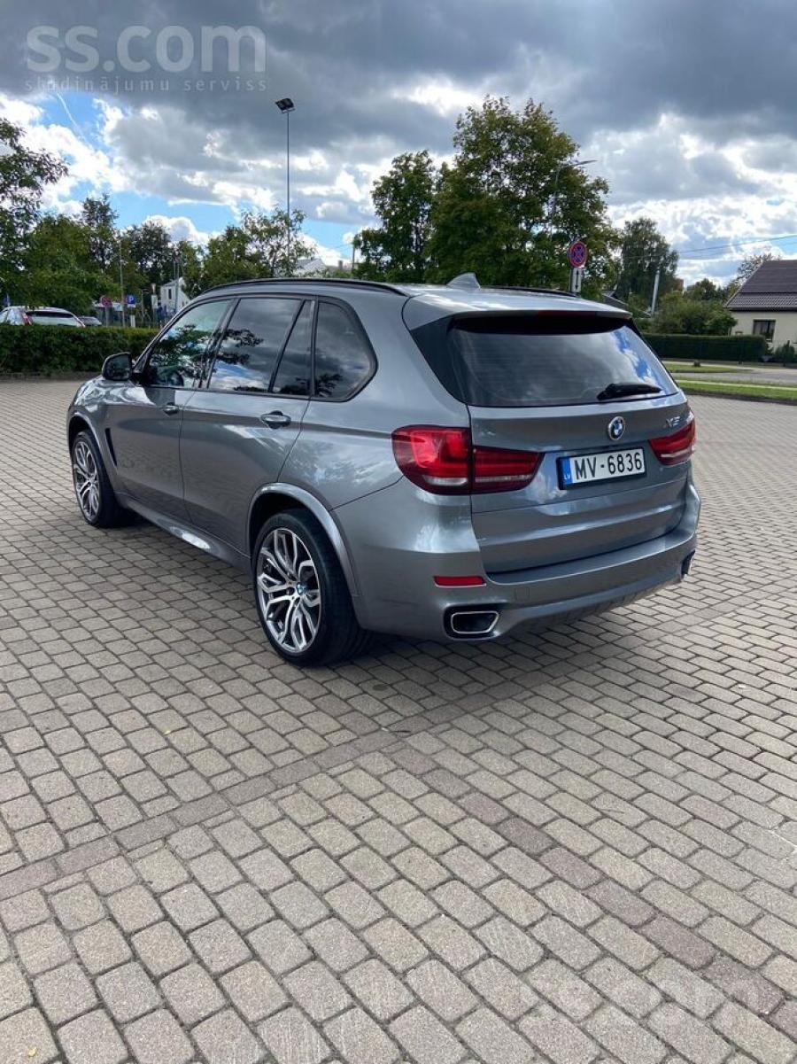 Pelēks BMW X5 2016 Jelgava, ar dzinēja tilpumu 3.00 L un nobraukumu 245 tūkst. km par 18700 €, foto 4 vietnē AUTOMOTO.COM.LV