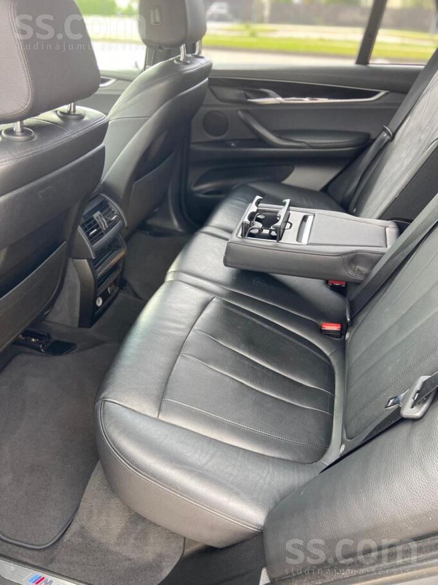 Pelēks BMW X5 2016 Jelgava, ar dzinēja tilpumu 3.00 L un nobraukumu 245 tūkst. km par 18700 €, foto 10 vietnē AUTOMOTO.COM.LV