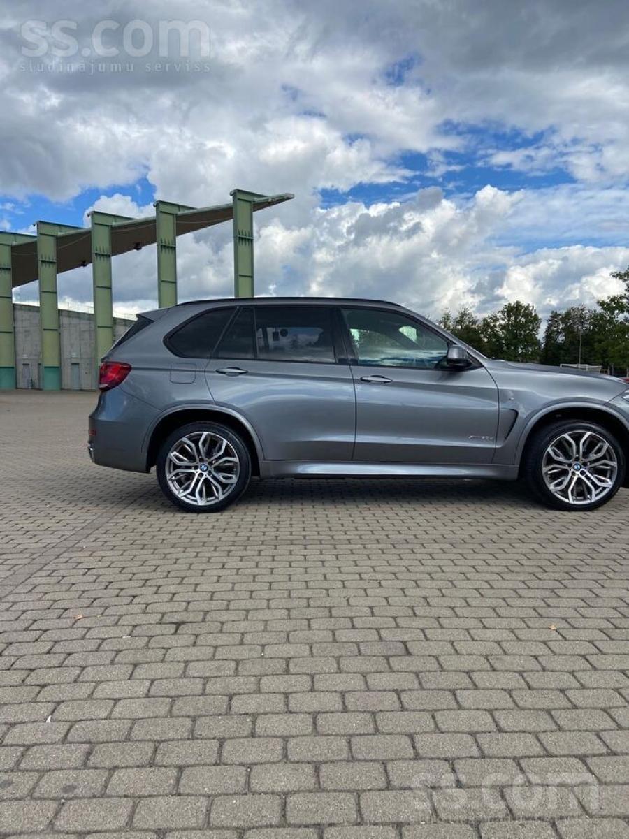 Pelēks BMW X5 2016 Jelgava, ar dzinēja tilpumu 3.00 L un nobraukumu 245 tūkst. km par 18700 €, foto 12 vietnē AUTOMOTO.COM.LV
