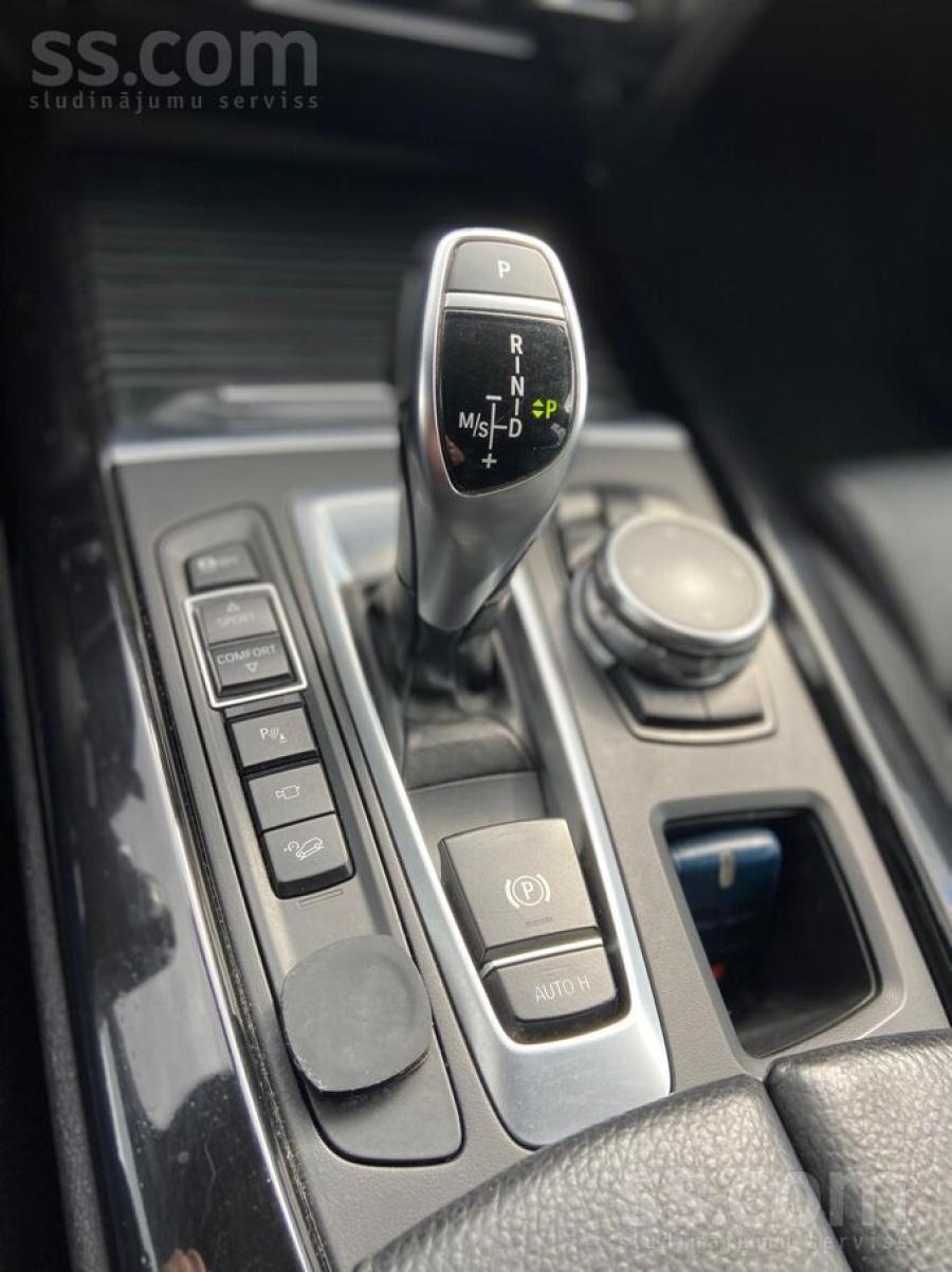 Pelēks BMW X5 2016 Jelgava, ar dzinēja tilpumu 3.00 L un nobraukumu 245 tūkst. km par 18700 €, foto 22 vietnē AUTOMOTO.COM.LV