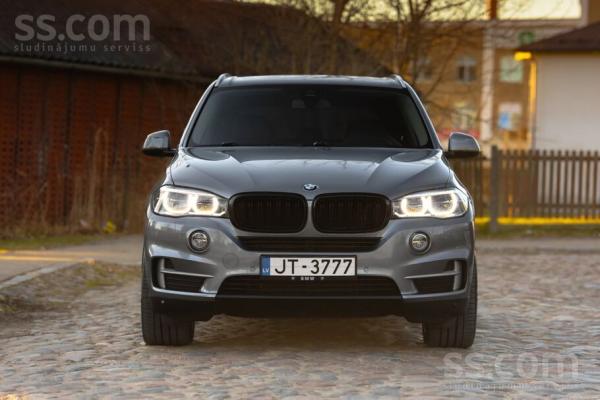 Pelēks BMW X5 2016 Jelgava, ar dzinēja tilpumu 2.00 L un nobraukumu 215 tūkst. km par 19500 €, foto 3 vietnē AUTOMOTO.COM.LV