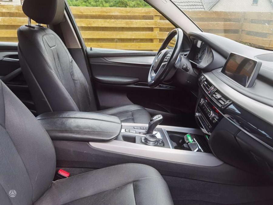 Pelēks BMW X5 2016 Kauņa, ar dzinēja tilpumu 2.99 L un nobraukumu 173 tūkst. km par 10700 €, foto 13 vietnē AUTOMOTO.COM.LV