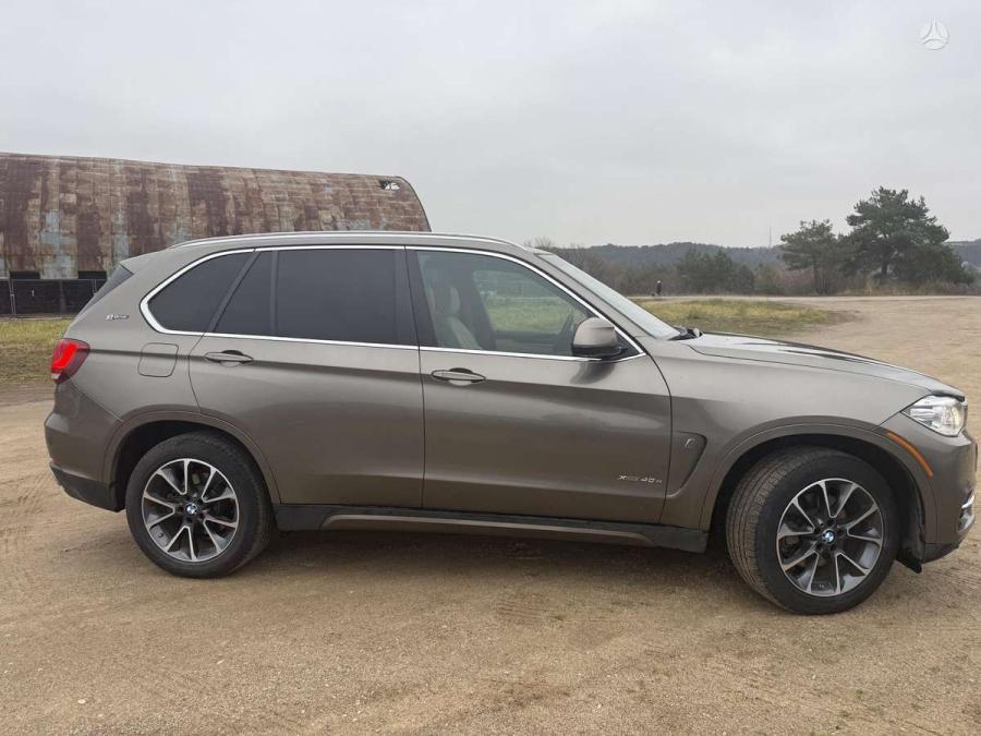 Grey BMW X5 2017 in Jonava, with an engine capacity of 0.00 L and mileage of 246 thousand km for 17500 €, photo 4 on AUTOMOTO.COM.LV