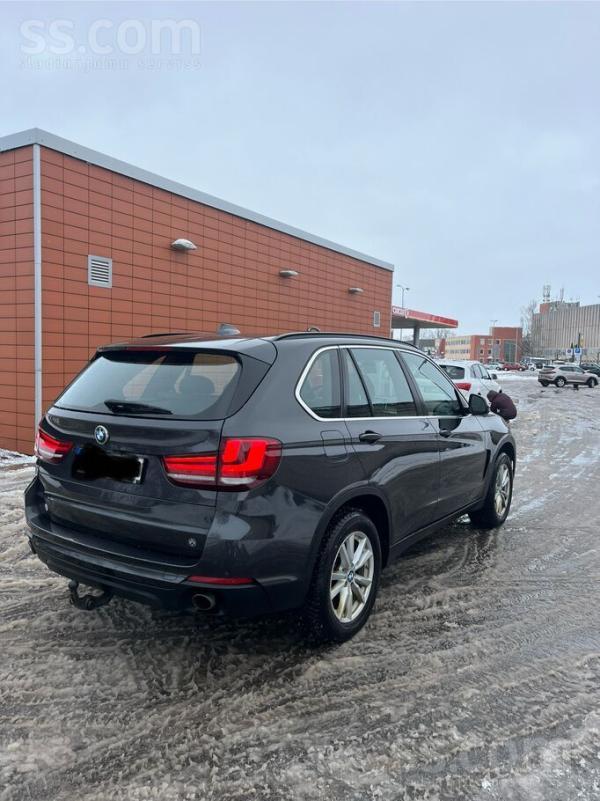 Grey BMW X5 2017 in Bauska, with an engine capacity of 2.00 L and mileage of 341 thousand km for 18950 €, photo 6 on AUTOMOTO.COM.LV