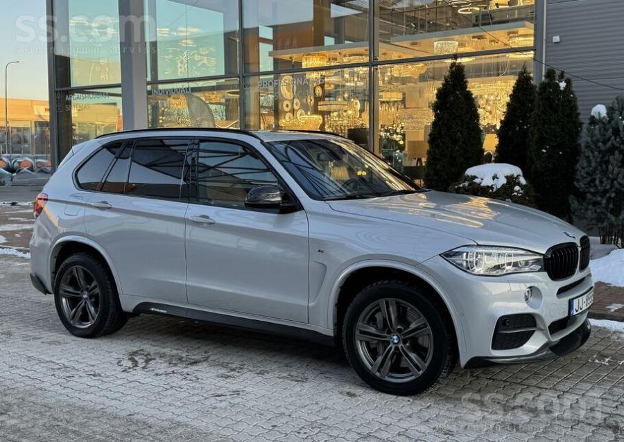 Pelēks BMW X5 2017 Rīga, ar dzinēja tilpumu 3.00 L un nobraukumu 111 tūkst. km par 34200 €, foto 1 vietnē AUTOMOTO.COM.LV