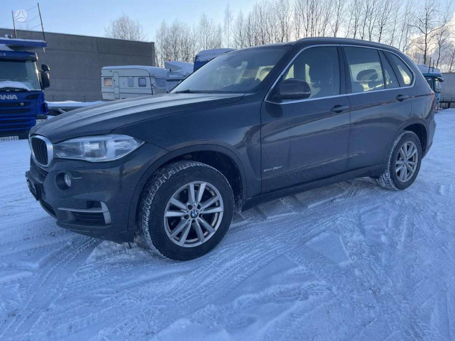 Grey BMW X5 2017 in Kaunas, with an engine capacity of 2.00 L and mileage of 278 thousand km for 11950 €, photo 2 on AUTOMOTO.COM.LV