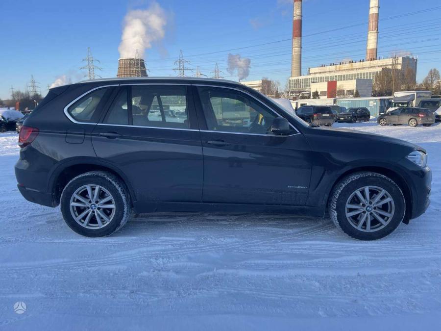 Grey BMW X5 2017 in Kaunas, with an engine capacity of 2.00 L and mileage of 279 thousand km for 11950 €, photo 6 on AUTOMOTO.COM.LV