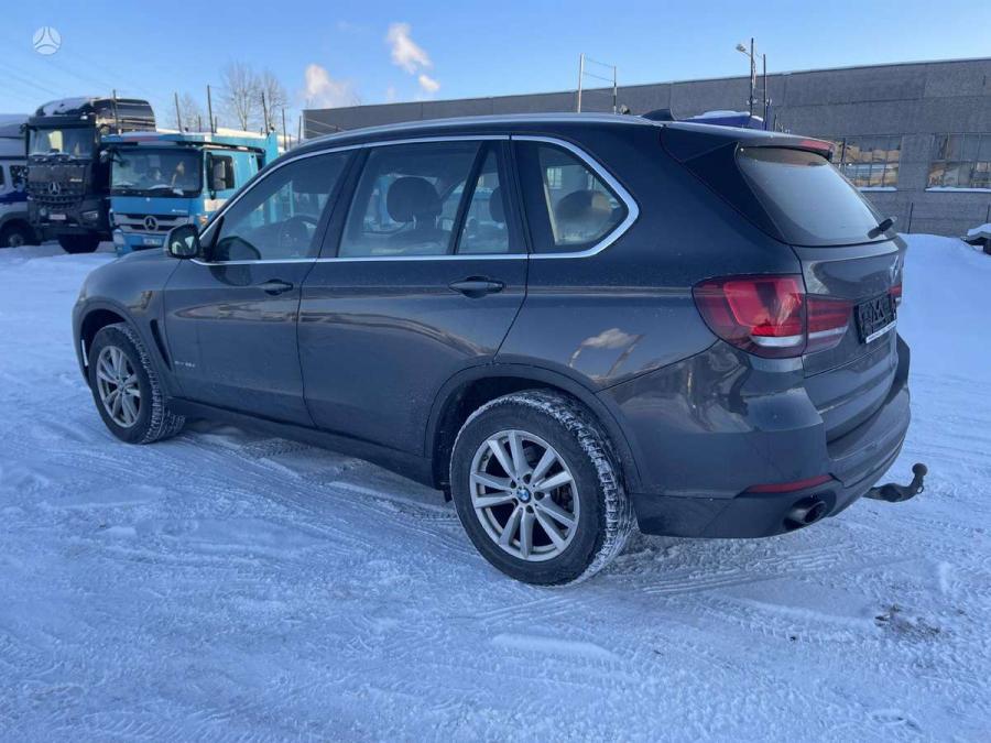 Grey BMW X5 2017 in Kaunas, with an engine capacity of 2.00 L and mileage of 279 thousand km for 11950 €, photo 12 on AUTOMOTO.COM.LV