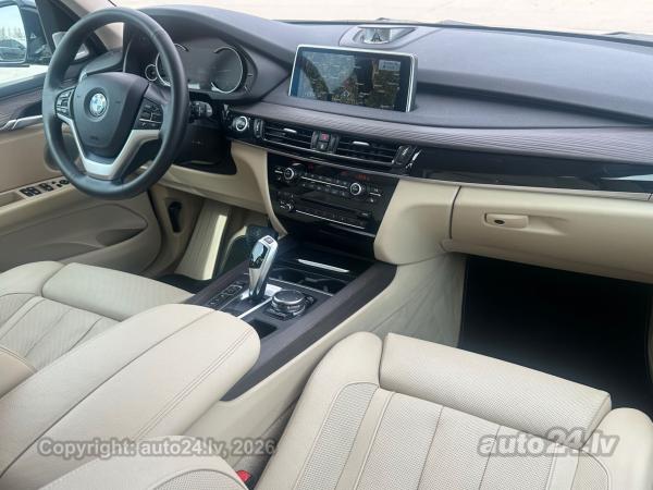 Grey BMW X5 2017 in Tartu, with an engine capacity of 3.00 L and mileage of 284 thousand km for 19950 €, photo 3 on AUTOMOTO.COM.LV