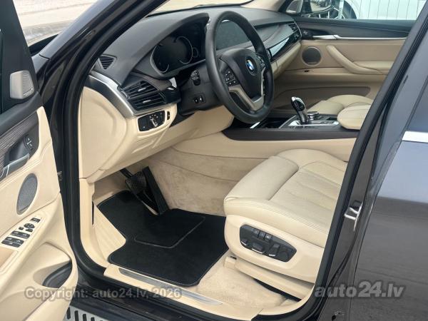 Grey BMW X5 2017 in Tartu, with an engine capacity of 3.00 L and mileage of 284 thousand km for 19950 €, photo 4 on AUTOMOTO.COM.LV