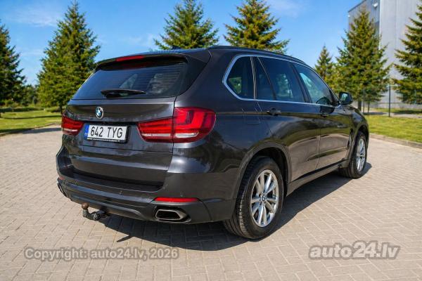 Grey BMW X5 2017 in Tallinn, with an engine capacity of 3.00 L and mileage of 260 thousand km for 19990 €, photo 2 on AUTOMOTO.COM.LV