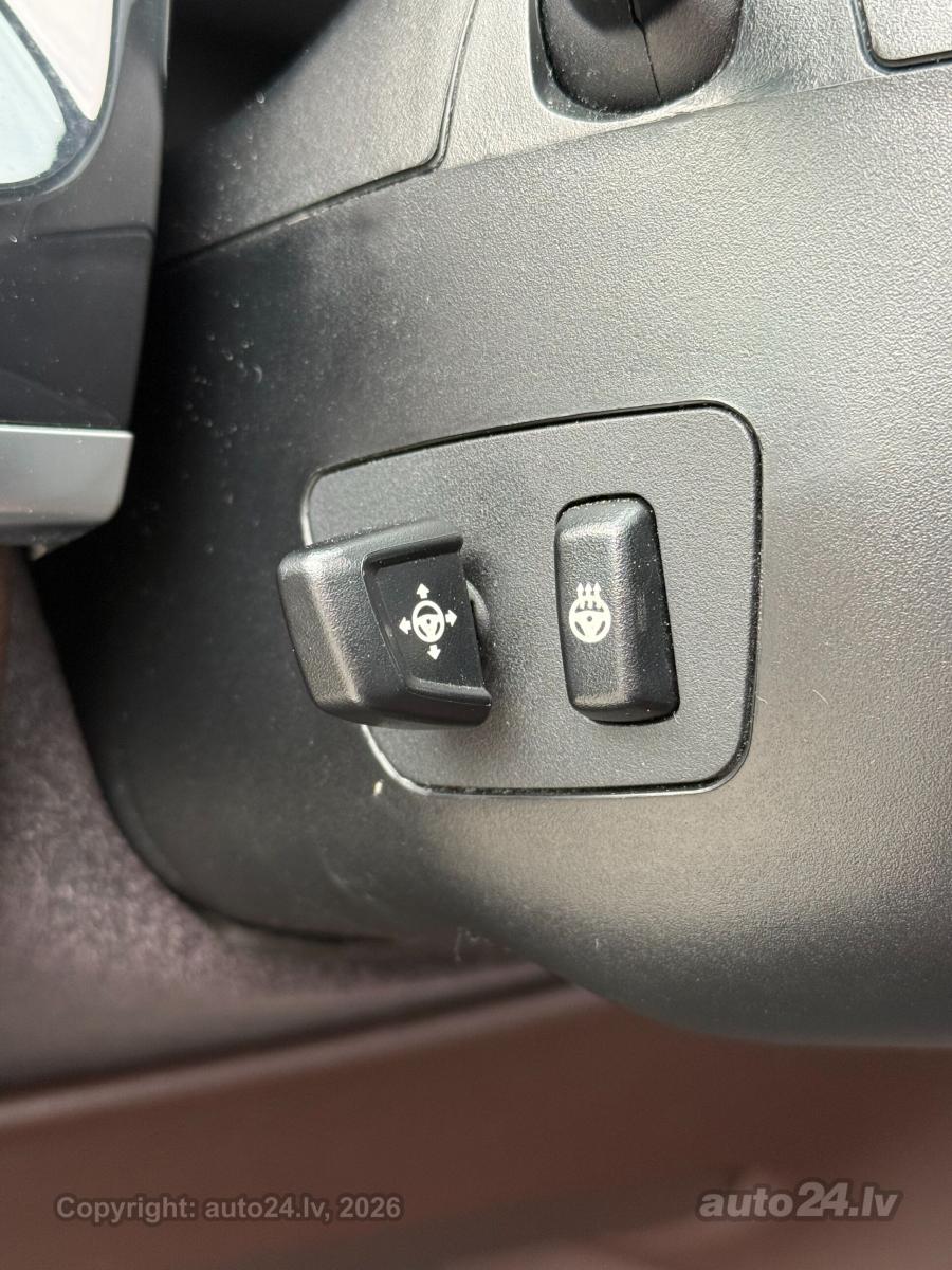 Grey BMW X5 2017 in Narva, with an engine capacity of 3.00 L and mileage of 194 thousand km for 33000 €, photo 14 on AUTOMOTO.COM.LV