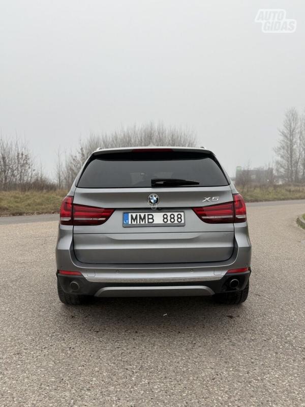 Grey BMW X5 2017 in Vilnius, with an engine capacity of 3.00 L and mileage of 104 thousand km for 20500 €, photo 4 on AUTOMOTO.COM.LV