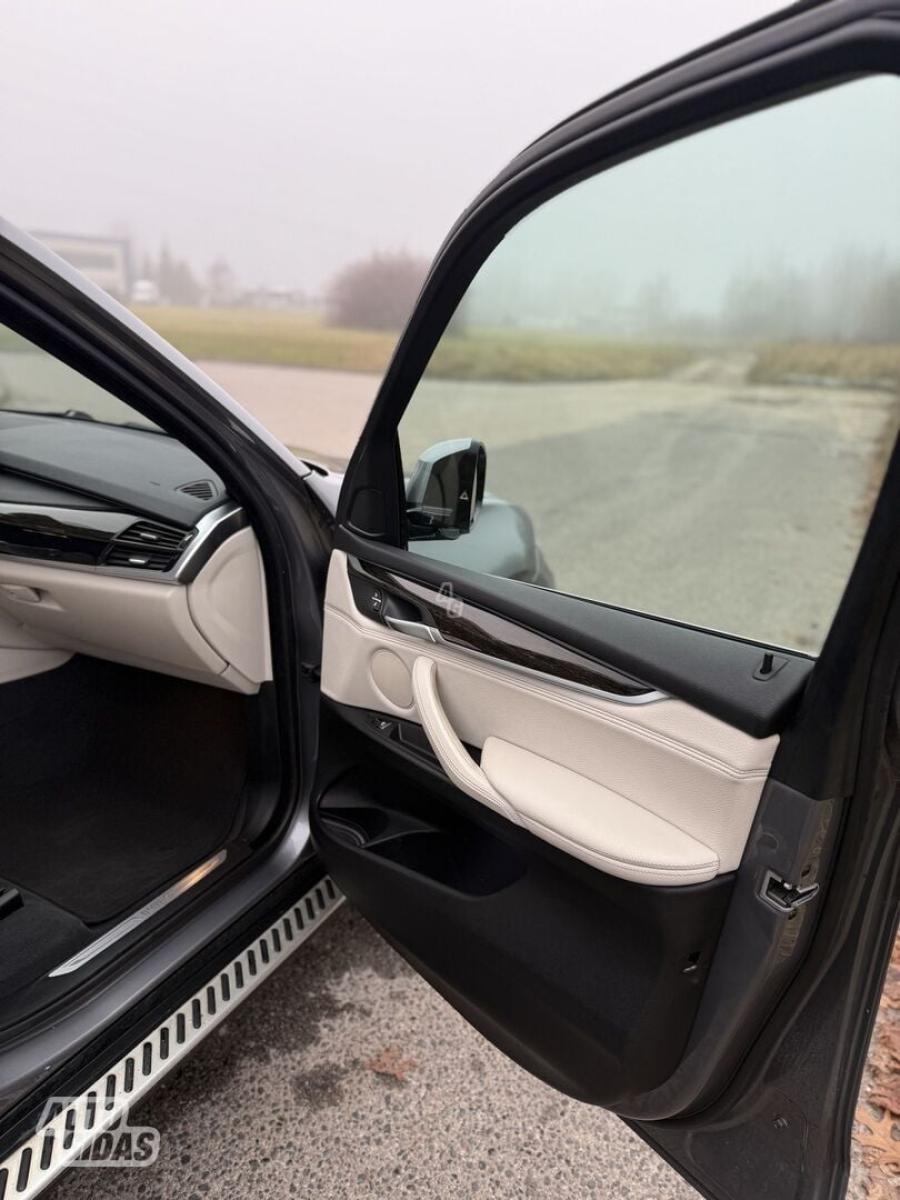 Pelēks BMW X5 2017 Viļņa, ar dzinēja tilpumu 3.00 L un nobraukumu 104 tūkst. km par 20500 €, foto 9 vietnē AUTOMOTO.COM.LV