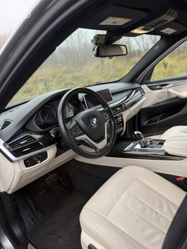 Pelēks BMW X5 2017 Viļņa, ar dzinēja tilpumu 3.00 L un nobraukumu 104 tūkst. km par 20500 €, foto 5 vietnē AUTOMOTO.COM.LV