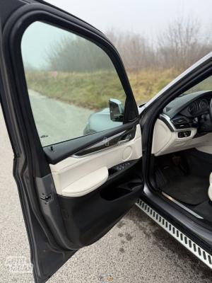 Grey BMW X5 2017 in Vilnius, with an engine capacity of 3.00 L and mileage of 104 thousand km for 20500 €, photo 7 on AUTOMOTO.COM.LV