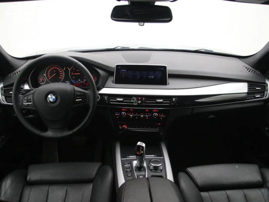 Grey BMW X5 2017 in Vilnius, with an engine capacity of 2.00 L and mileage of 202 thousand km for 22699 €, photo 3 on AUTOMOTO.COM.LV