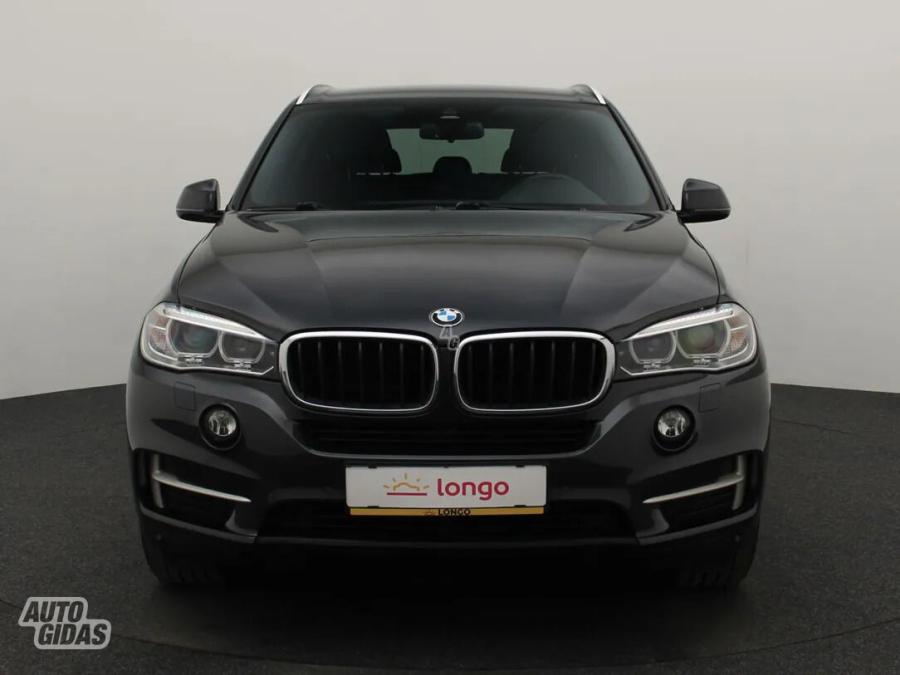Grey BMW X5 2017 in Vilnius, with an engine capacity of 2.00 L and mileage of 202 thousand km for 22699 €, photo 4 on AUTOMOTO.COM.LV