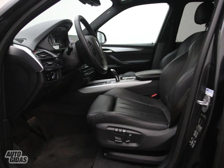 Grey BMW X5 2017 in Vilnius, with an engine capacity of 2.00 L and mileage of 202 thousand km for 22699 €, photo 5 on AUTOMOTO.COM.LV