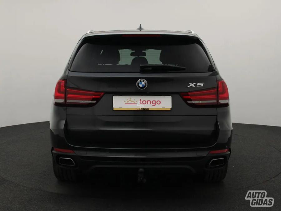 Grey BMW X5 2017 in Vilnius, with an engine capacity of 2.00 L and mileage of 202 thousand km for 22699 €, photo 6 on AUTOMOTO.COM.LV