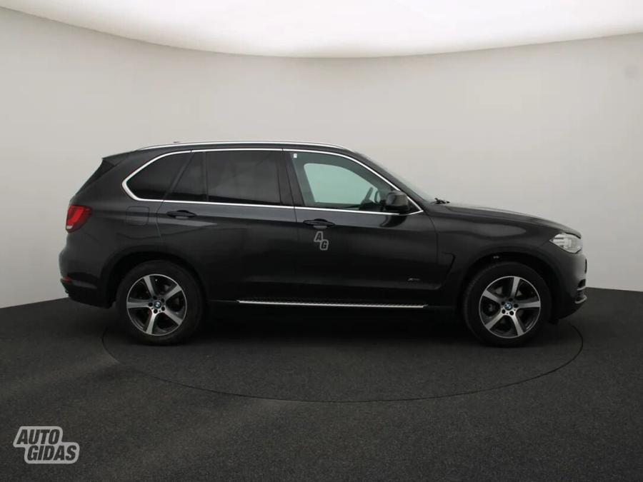 Grey BMW X5 2017 in Vilnius, with an engine capacity of 2.00 L and mileage of 202 thousand km for 22699 €, photo 10 on AUTOMOTO.COM.LV