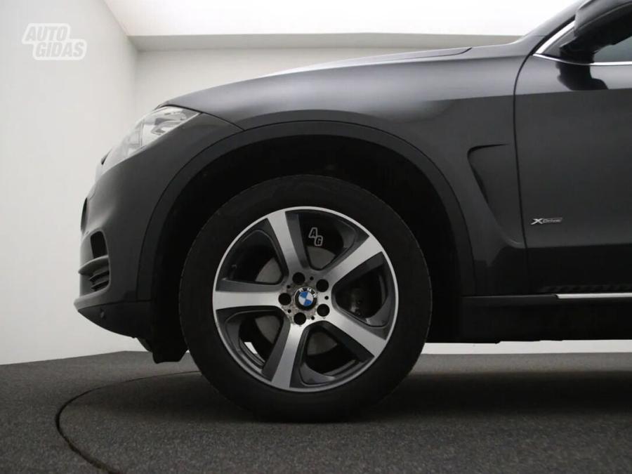 Grey BMW X5 2017 in Vilnius, with an engine capacity of 2.00 L and mileage of 202 thousand km for 22699 €, photo 30 on AUTOMOTO.COM.LV