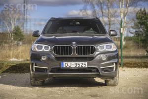 Grey BMW X5 2017 in Riga, with an engine capacity of 2.00 L and mileage of 0 thousand km for 20990 €, photo 3 on AUTOMOTO.COM.LV
