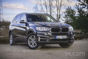 Grey BMW X5 2017 in Riga, with an engine capacity of 2.00 L and mileage of 0 thousand km for 20990 €, photo 4 on AUTOMOTO.COM.LV