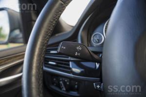 Grey BMW X5 2017 in Riga, with an engine capacity of 2.00 L and mileage of 0 thousand km for 20990 €, photo 15 on AUTOMOTO.COM.LV